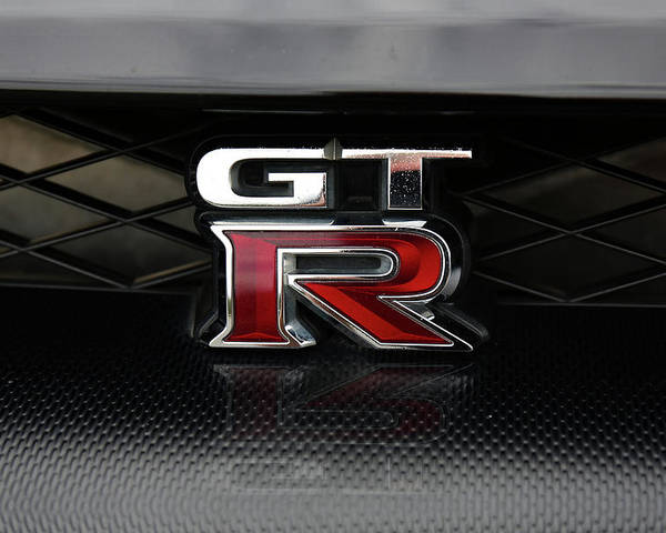 GTR35 Nissan Front Grille Emblem – Miracle Workz